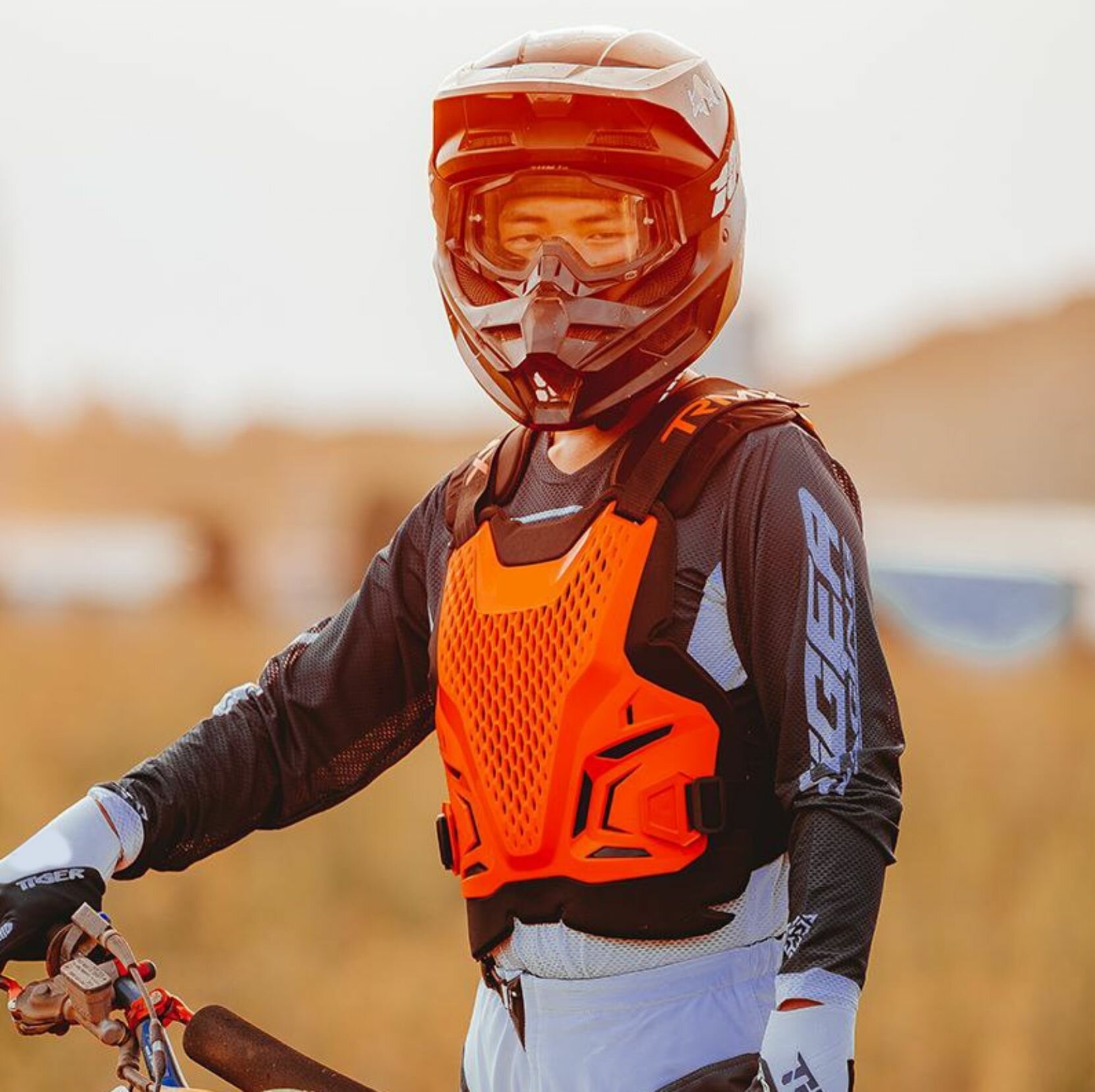Профессиональная Защита груди и спины TIGER H6 для мотокросса и эндуро
