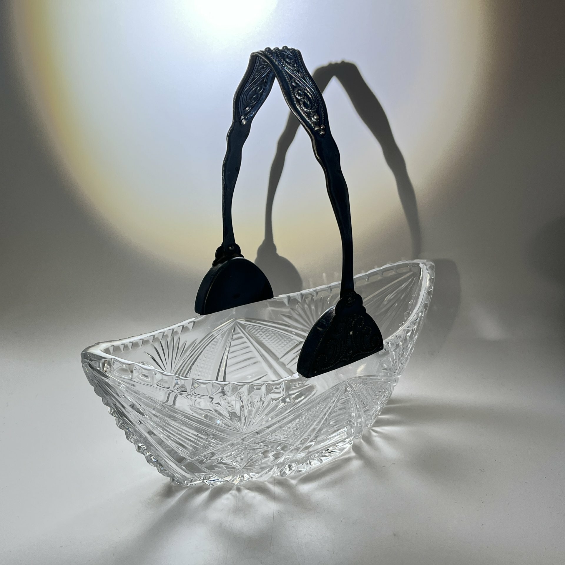 Салатник-ладья с металлической ручкой, хрусталь, металл, СССР, 1970-1990 гг.