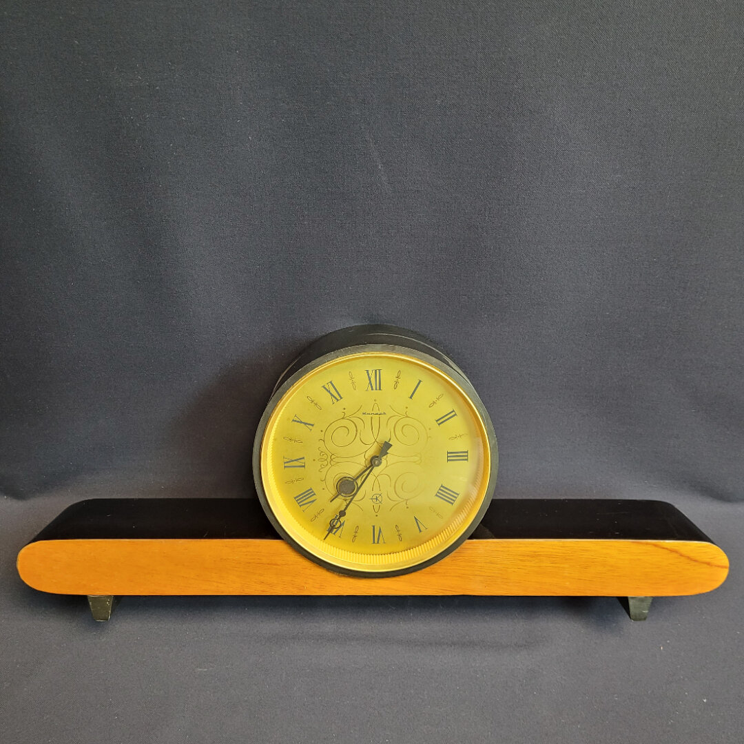 Часы настольные кварцевые Янтарь, рабочие дерево пластик, винтаж СССР
