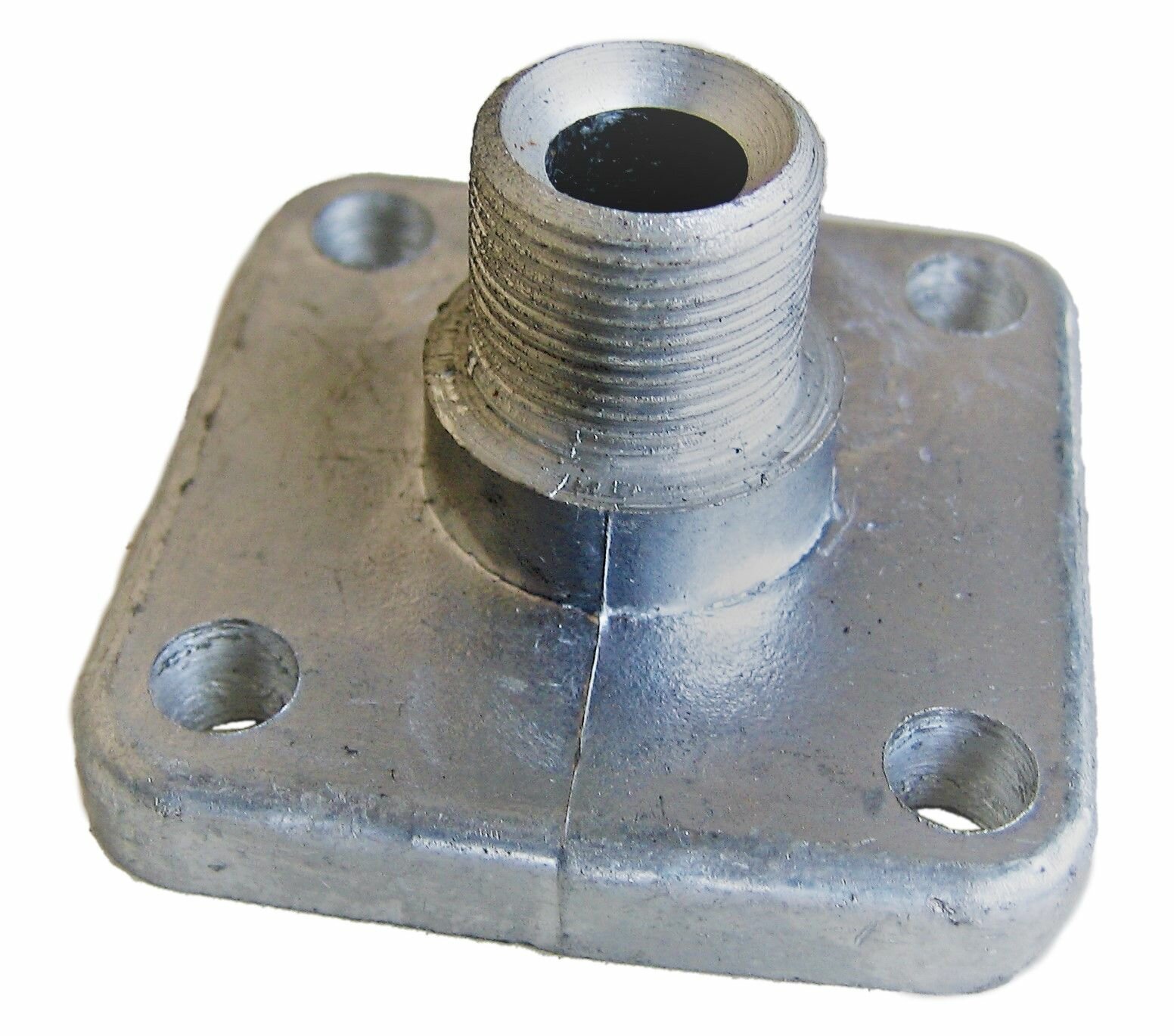 Фланец НШ-32 Прямой под РВД-27 (М22х1,5), запчасть для спецтехники МТЗ