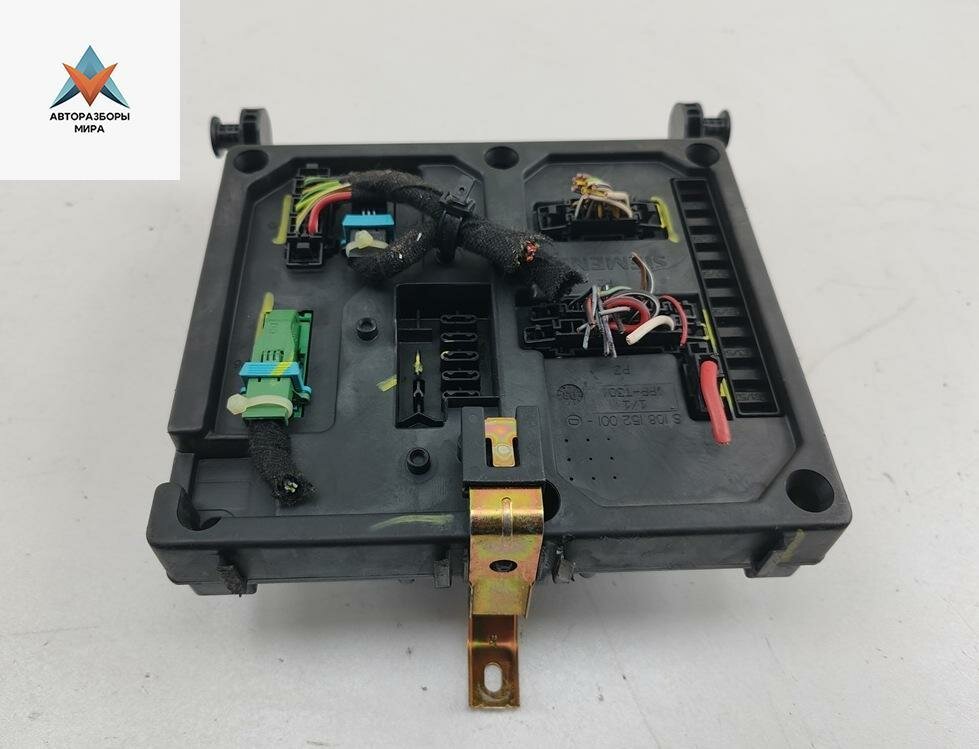 Блок предохранителей Ford Galaxy рест. 2003 7M3962258AD