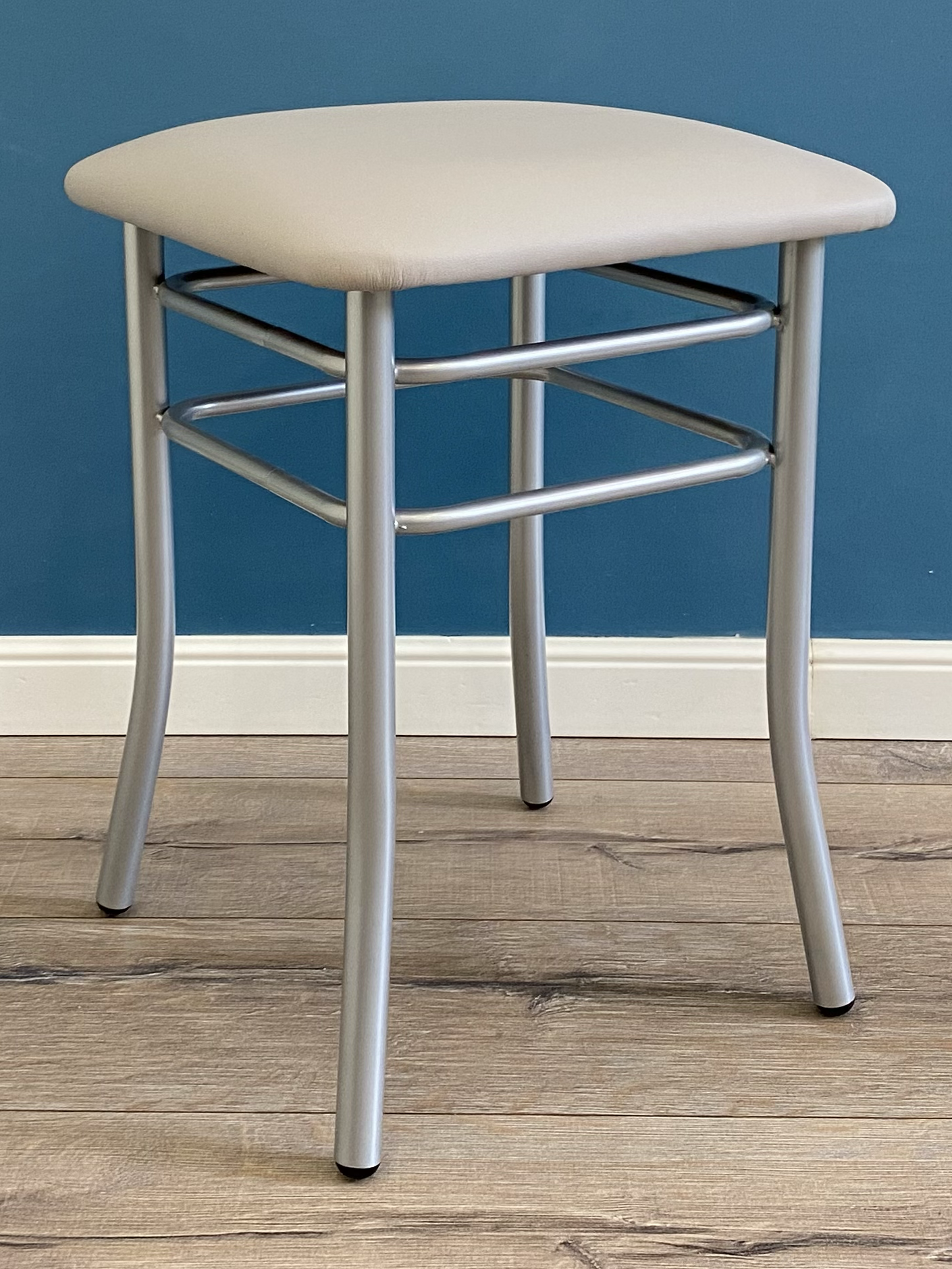 Табурет 1 шт Клеопатра, произв. Северсталь, металлик, экокожа Аэро бежевый, нагрузка до 140 кг