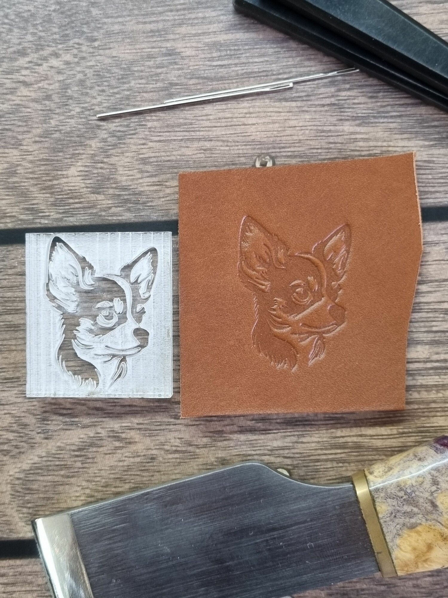 Акриловое клише для тиснения по коже " Чихуахуа ". Подходит для изготовления и оформления обложек.