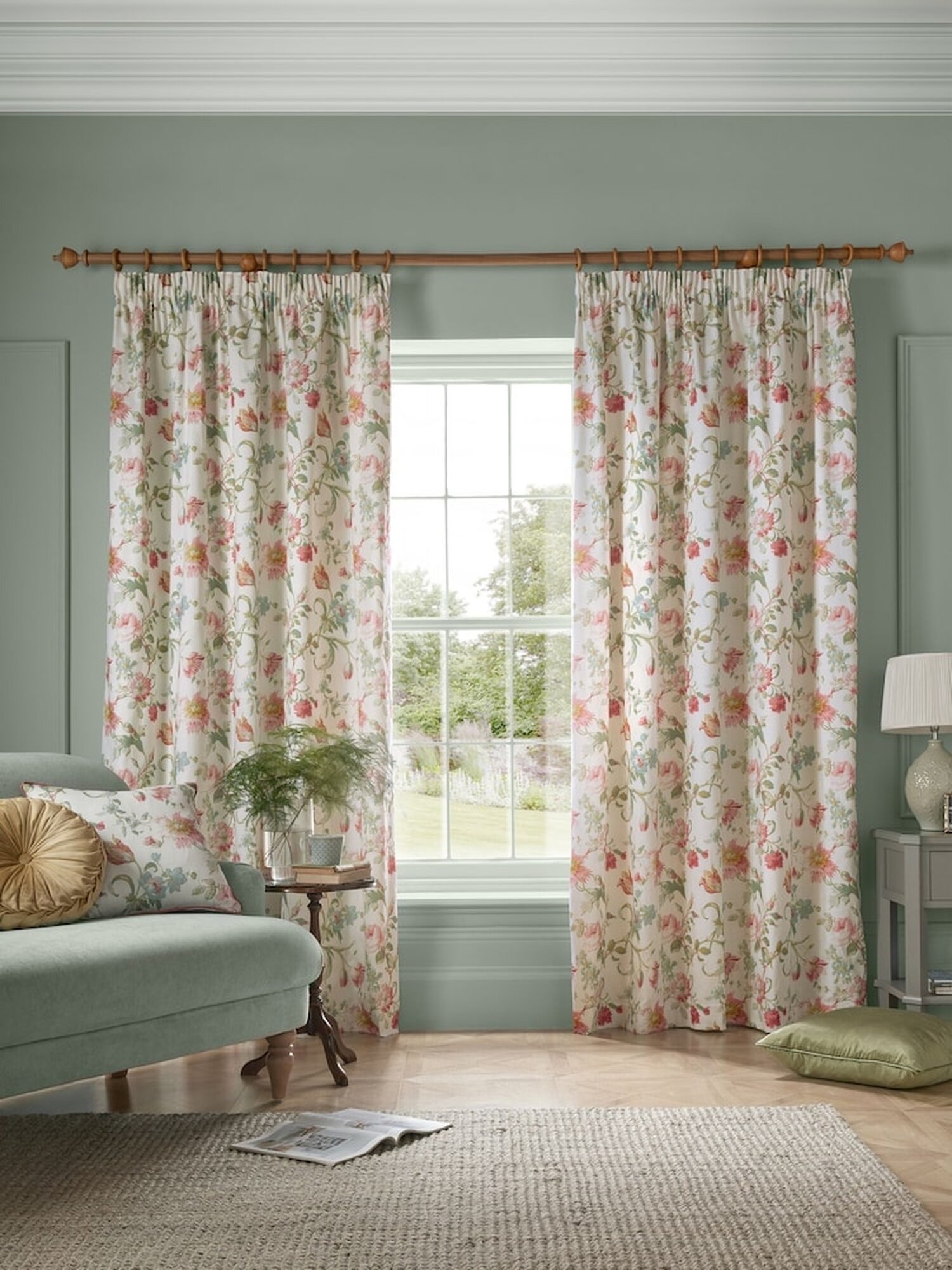 Шторы с ленточной завязкой Laura Ashley Rosalind Headertape, размер 167х182 см, цвет красный, AY1-766