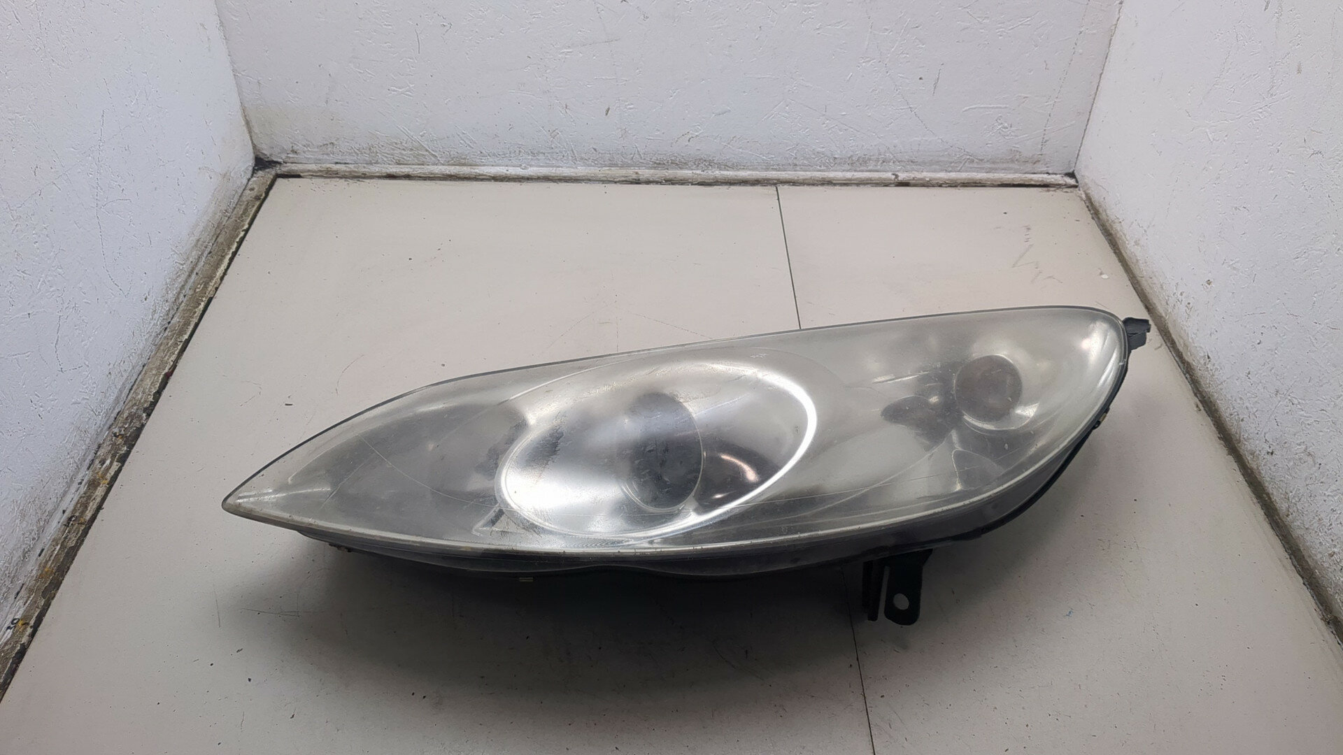 Фара (передняя) левая Peugeot 407 Б/У