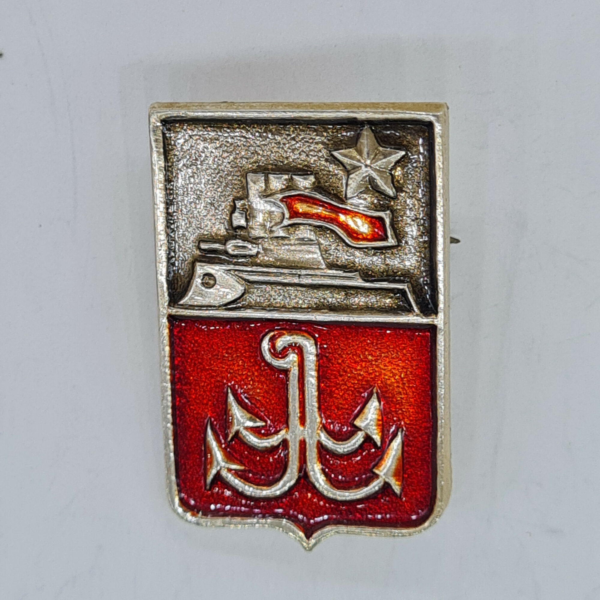 Значок СССР, крейсер с красным флагом и звездой, якорь на эмали, советский и винтажный