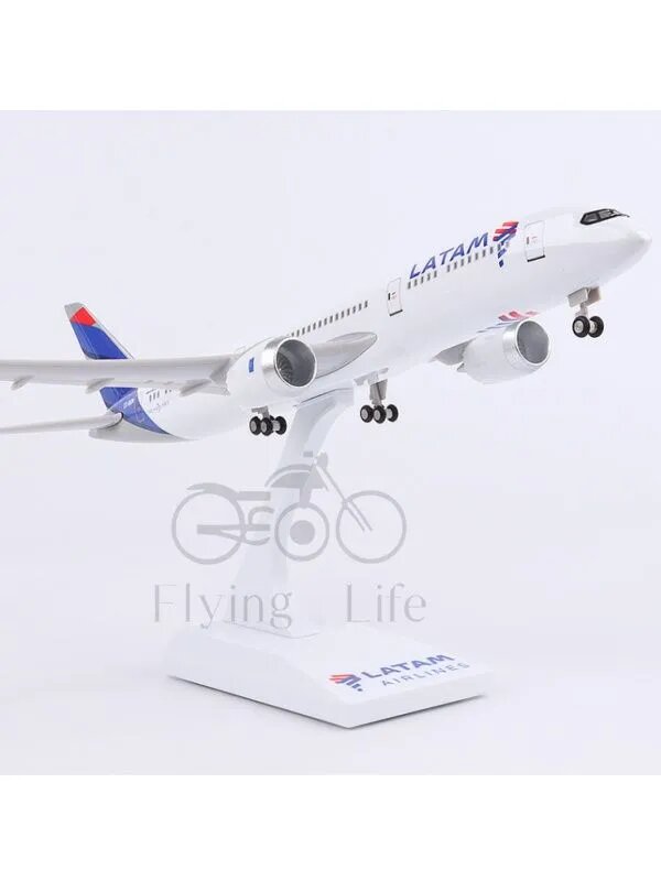 Сборная модель самолета LATAM светящаяся модель самолёта, ABS пластик, длина 30 см, для детей 14+ — фото 1