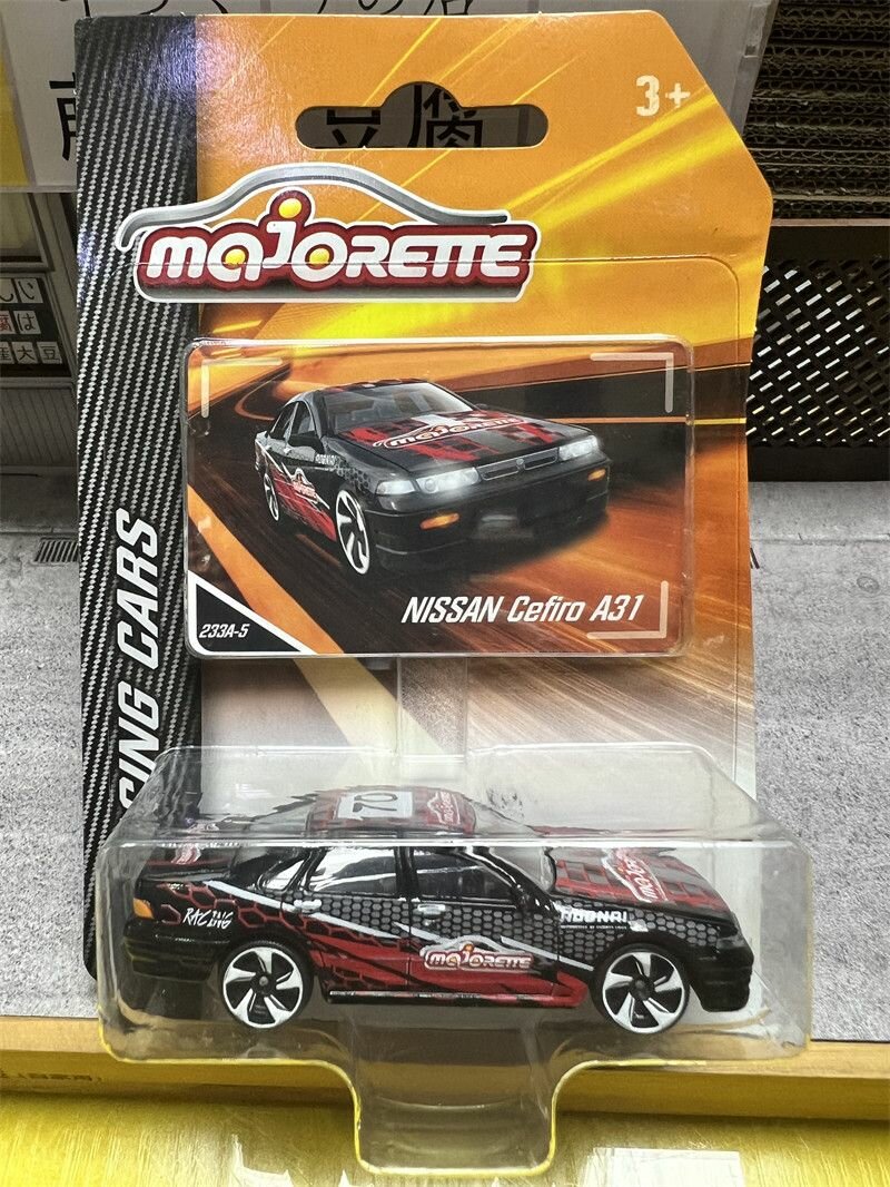Majorette 1:64, литой автомобиль, модель машинки(NISSAN CEFIRO A31)