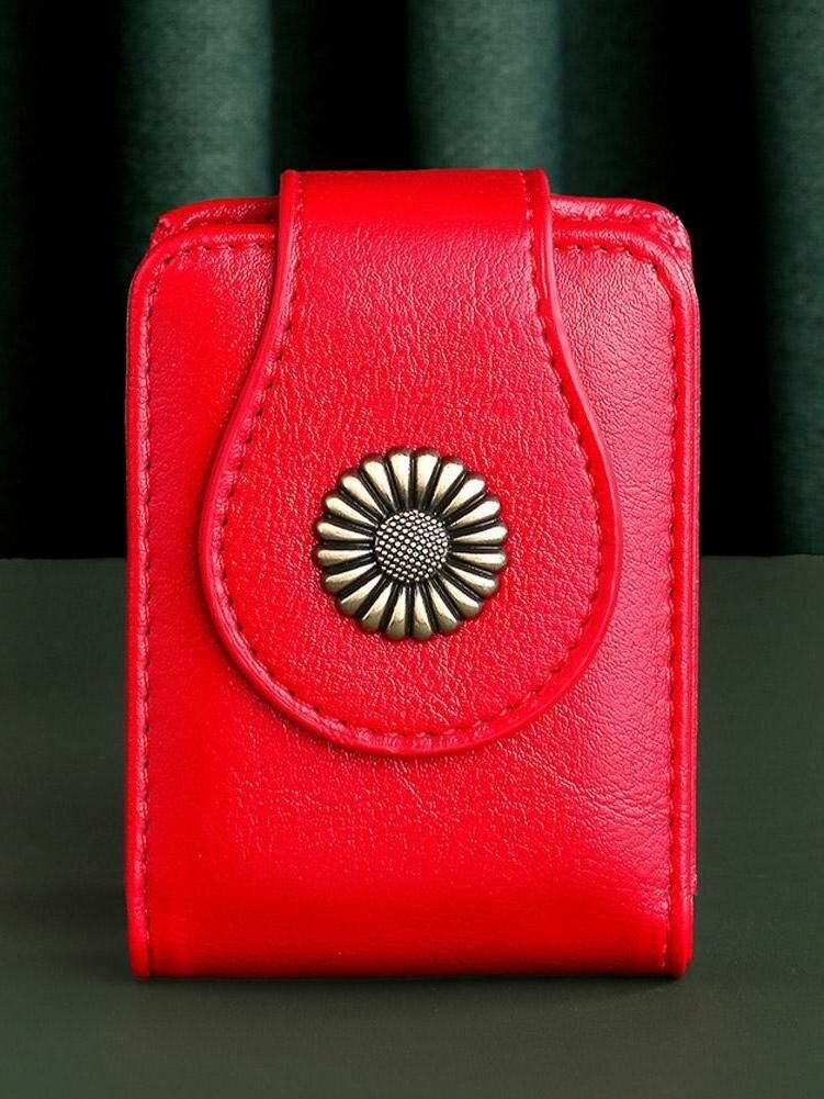 Один футляр для хранения помад