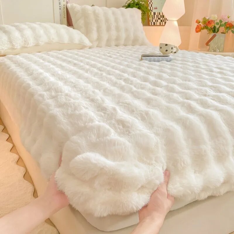 Простыня на резинке 200x220 см бархат, слоновая кость без рисунка
