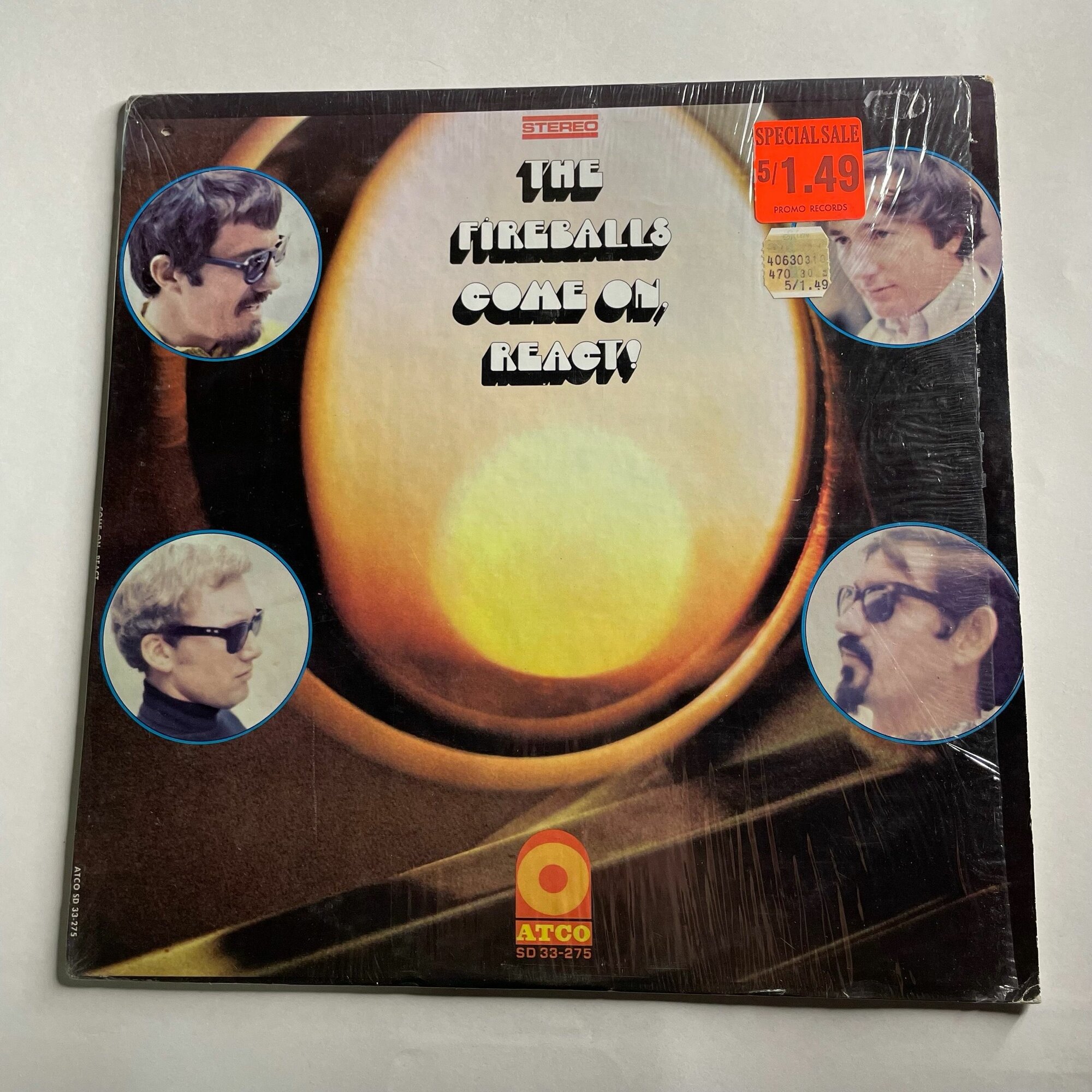 Винтажная виниловая пластинка LP The Fireballs Come On, React (США 1969)