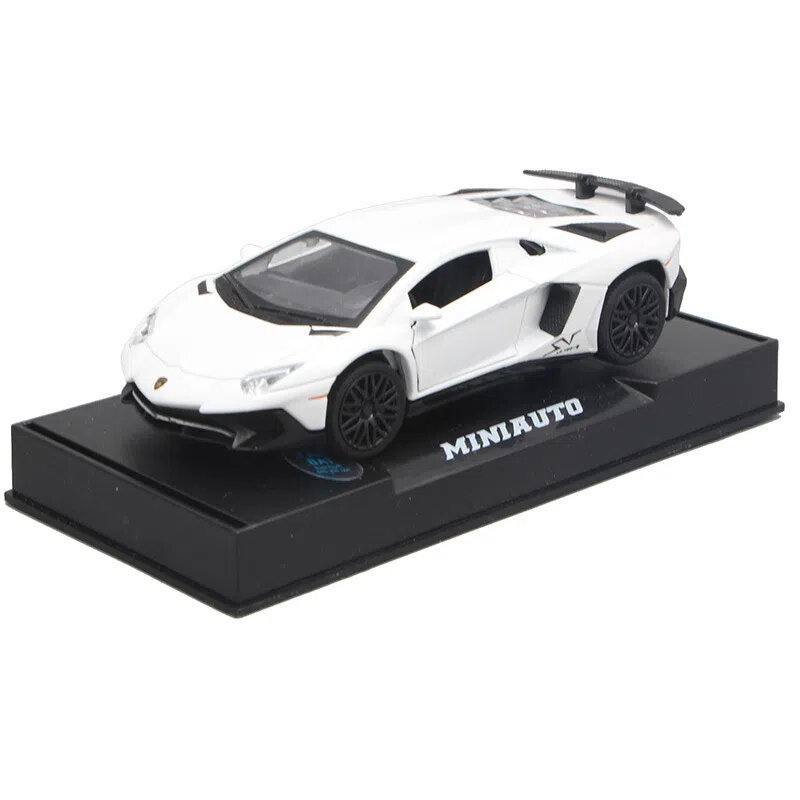 Машинка Lamborghini 750-4, коллекционная, движение вперед-назад, звуковой эффект, 1:32