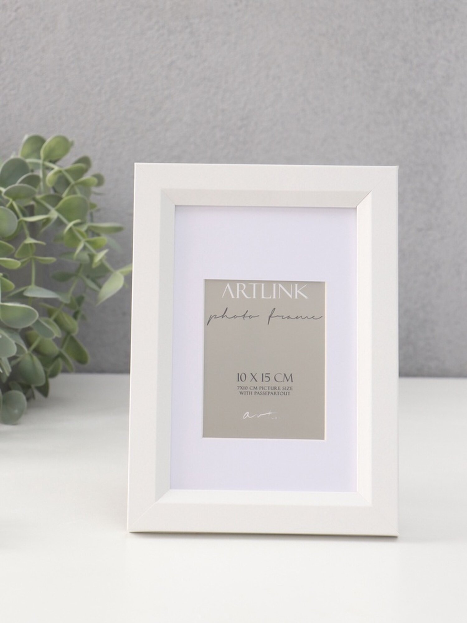 Фоторамка для фото 10×15 см, с паспарту (7×10 см), Anna, МДФ, белый (пластиковый экран)