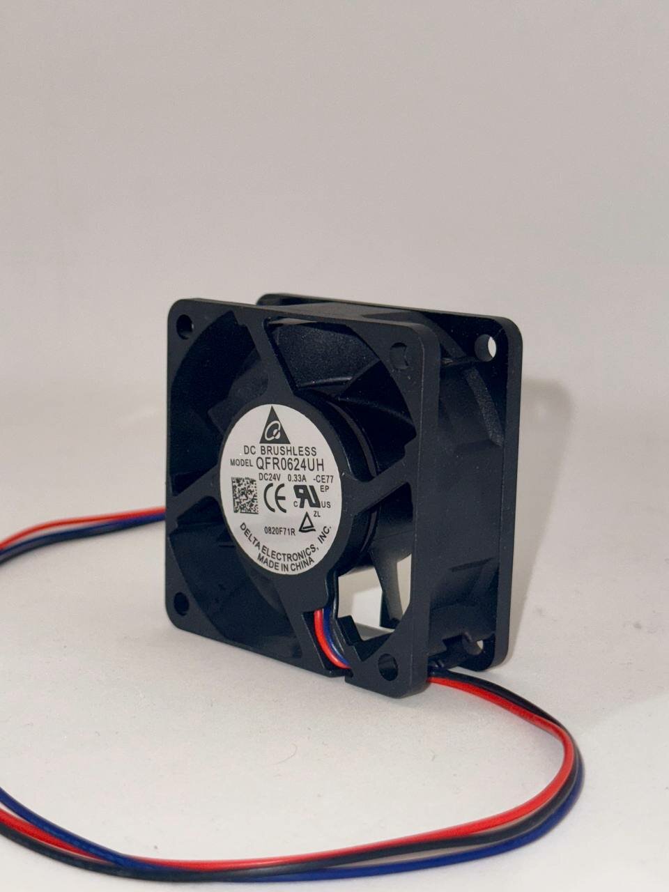 Вентилятор Delta Electronics QFR0624UH — фото 1
