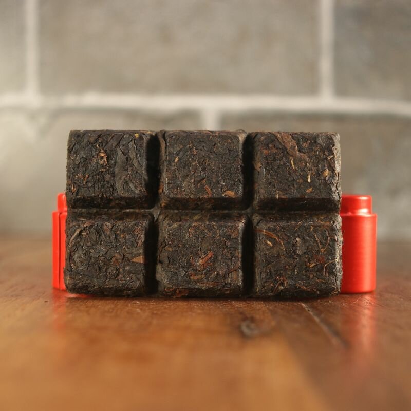 Чай Янь Сюнь Сяо Чжун из заповедника Тун Му "Копчёный плитка", чай от Ильи Бадурова, «БаДуЧай», одна плитка 50гр.