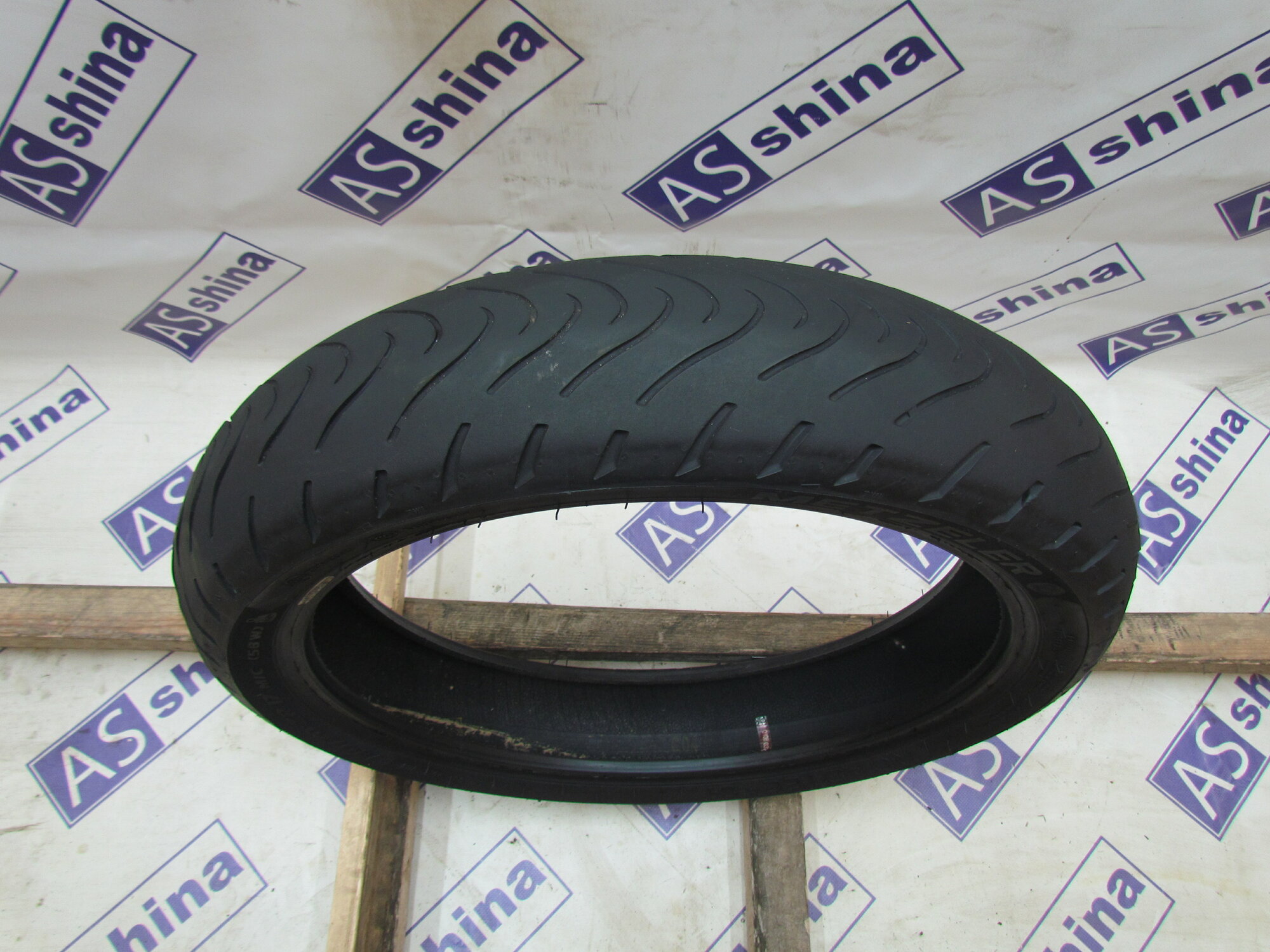 Мотошина БУ для мотоцикла Metzeler Roadtec 01 120 / 70 R17 0024666