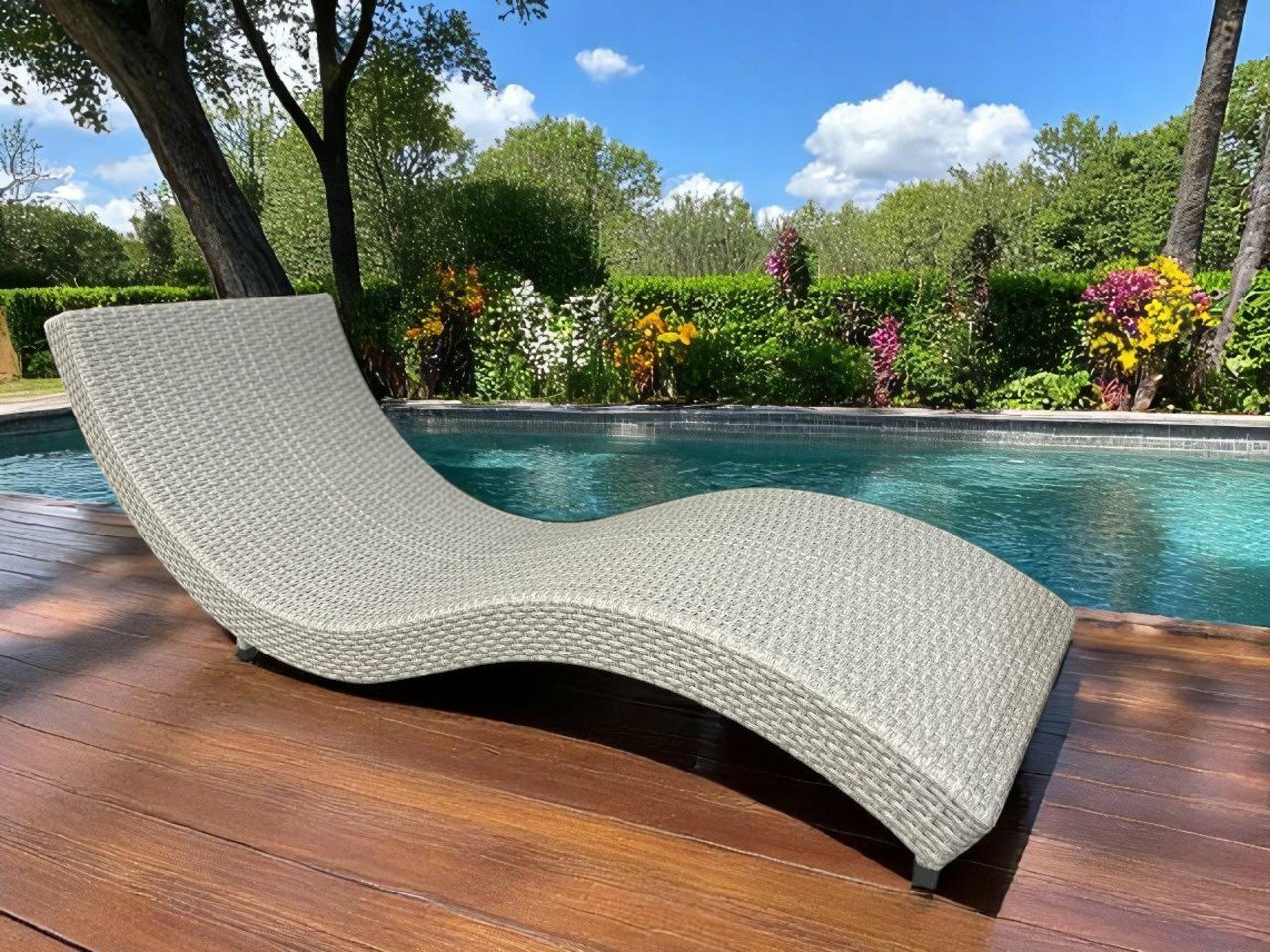 Шезлонг-лежак плетеный Tama, искусственный ротанг, цвет белый люкс, ReeHouse