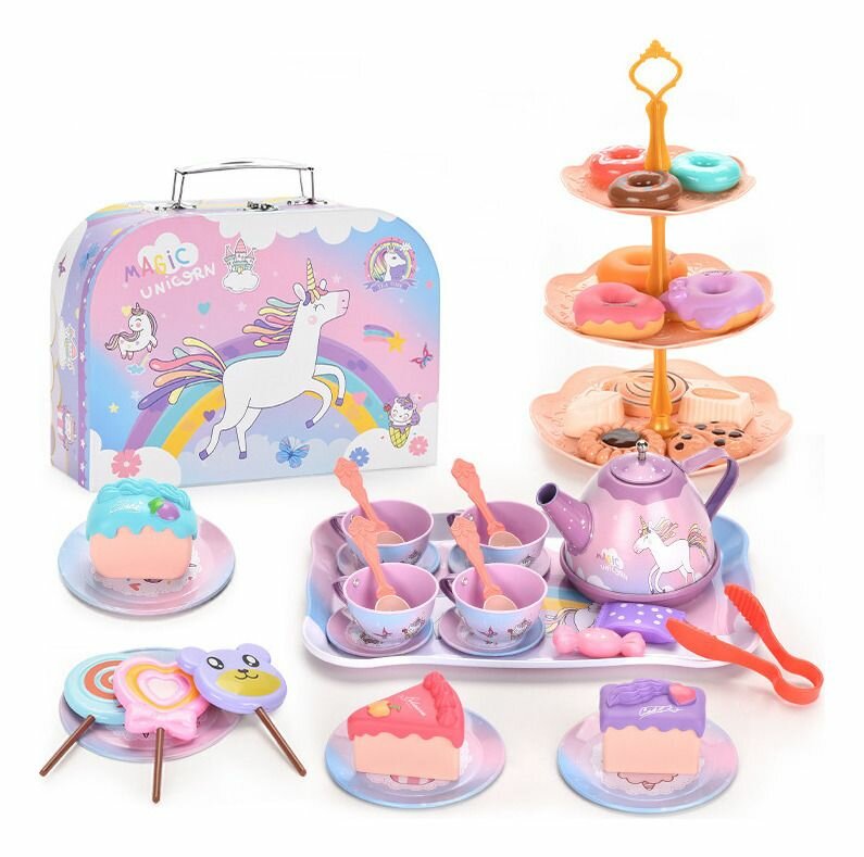 Детский чайный сервиз в коробке с кухонными игрушками.