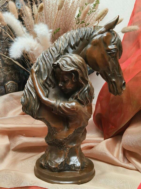 Статуэтка "Девушка с конём" фэн-Шуй, бронза (33*22*13.5 см.)