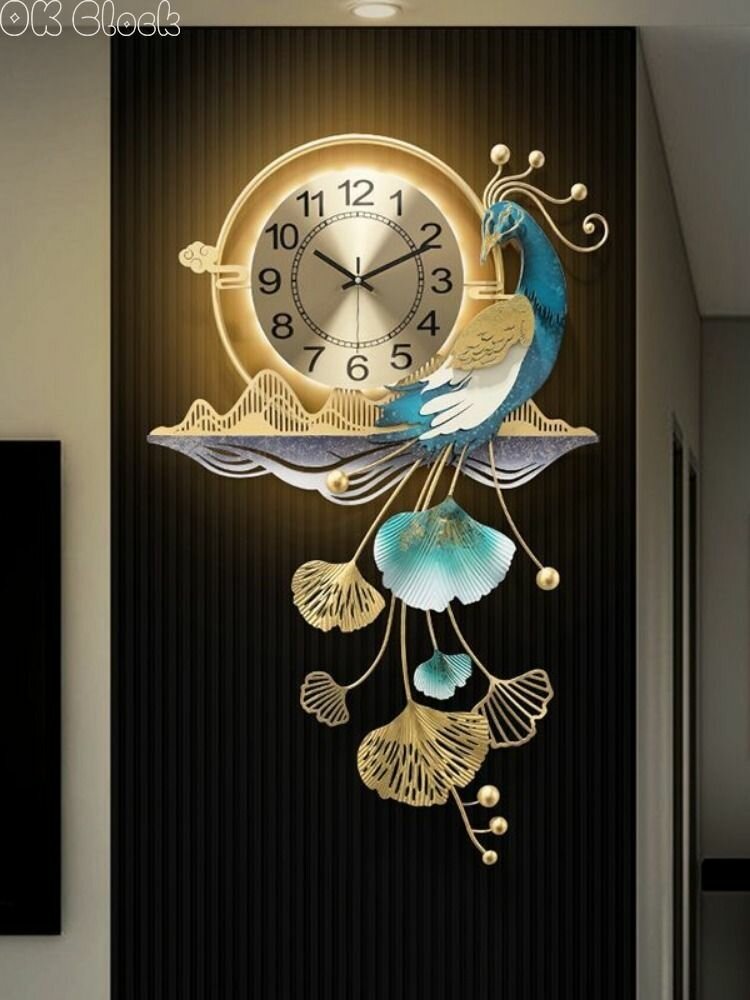 Настенные часы с павлином