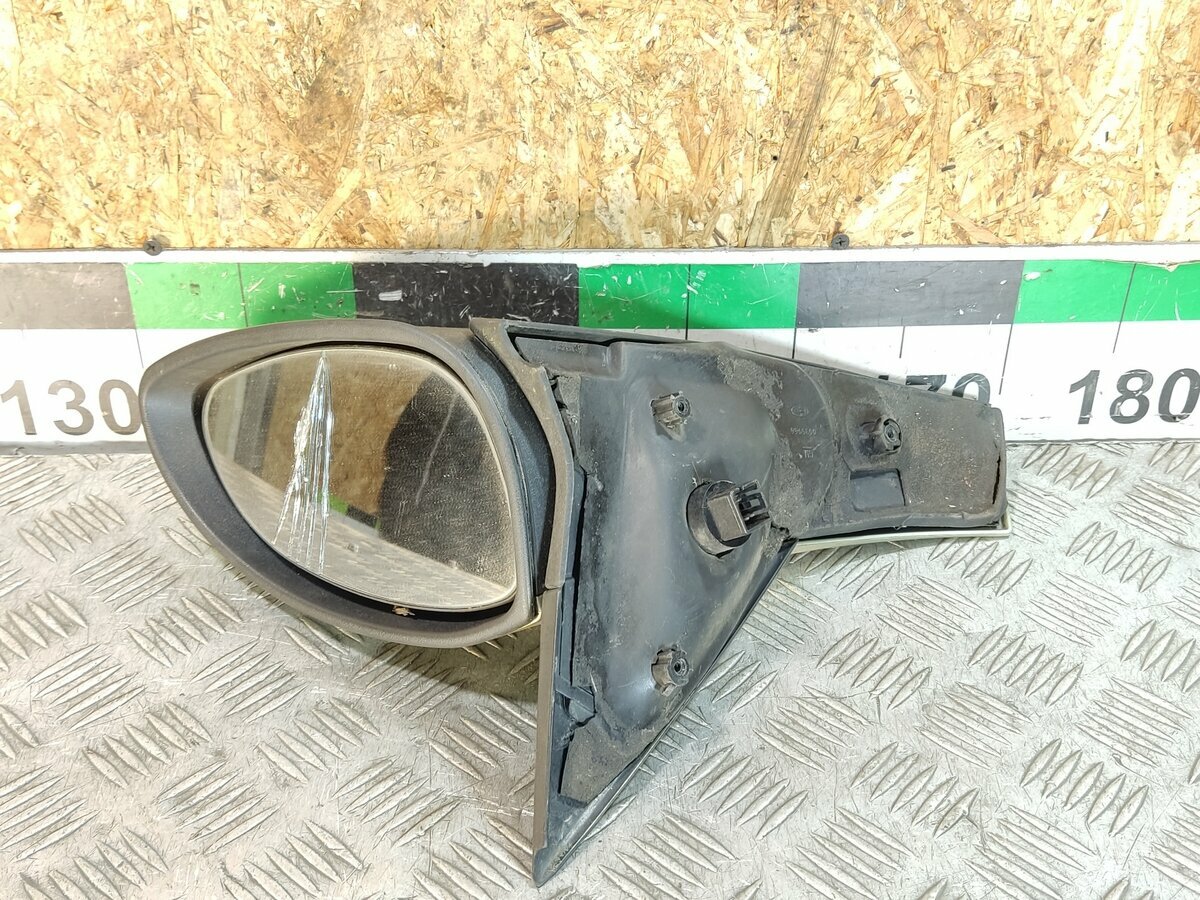 Зеркало правое OPEL Vectra B 90568440