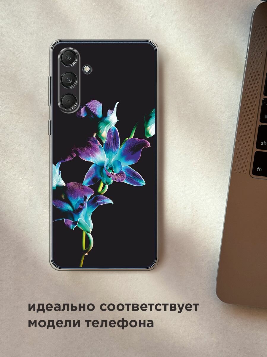 Чехол на Samsung Galaxy M55 / Самсунг M55 с принтом "Синий цветок на черном" — фото 1