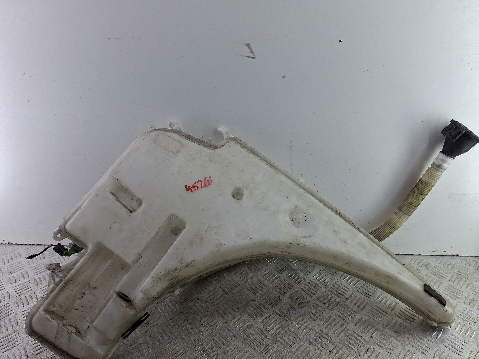 Бачок омывателя BMW 3 E90/E91 2005 712423110