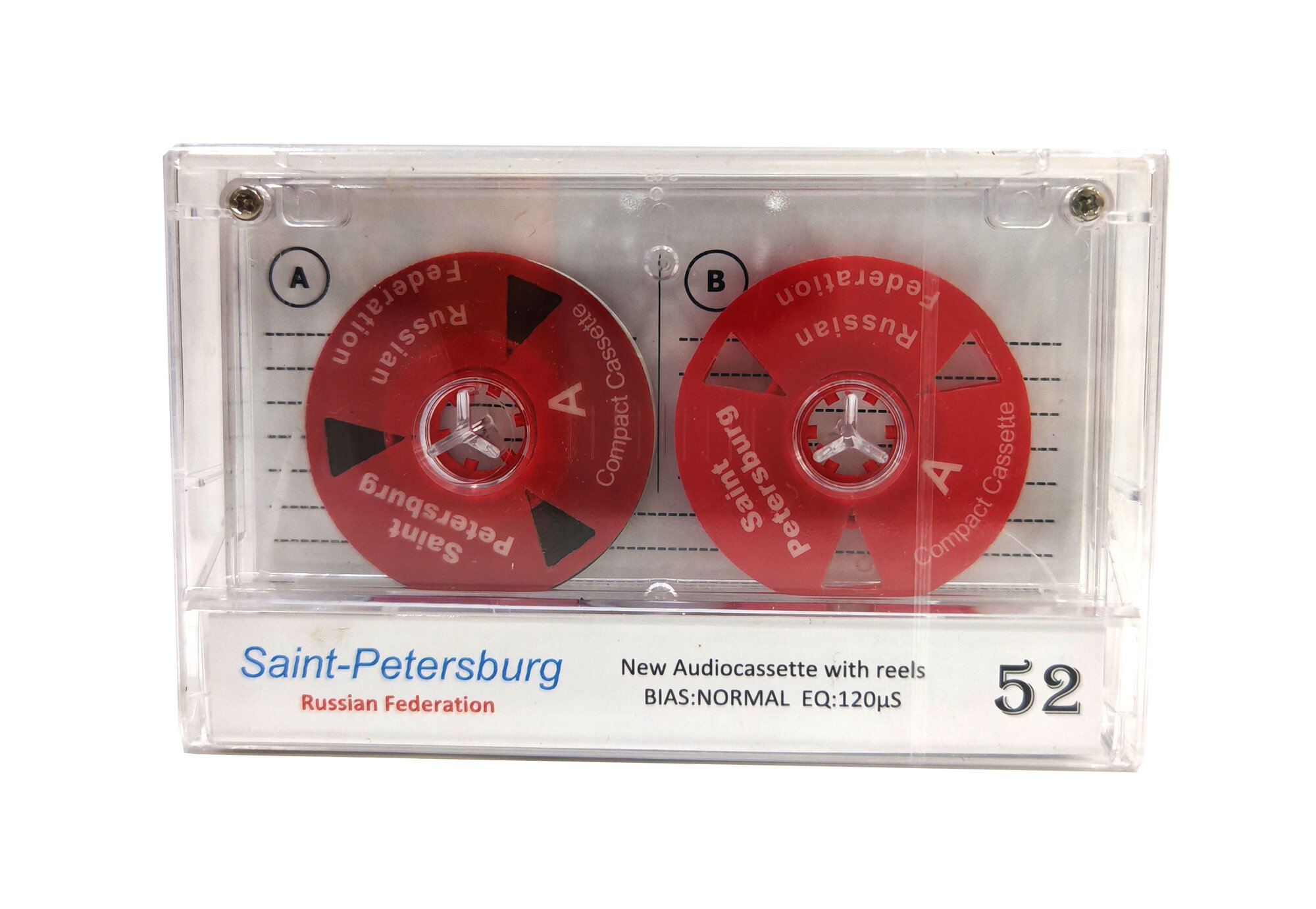 Аудиокассета "Saint-Petersburg" от брэнда "Novodel Shop" с красными катушками
