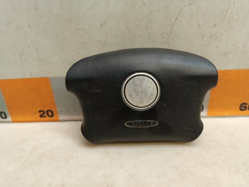 Б/У Подушка безопасности в руль Volkswagen Passat B5 393421 VAG арт. 3B0880201M