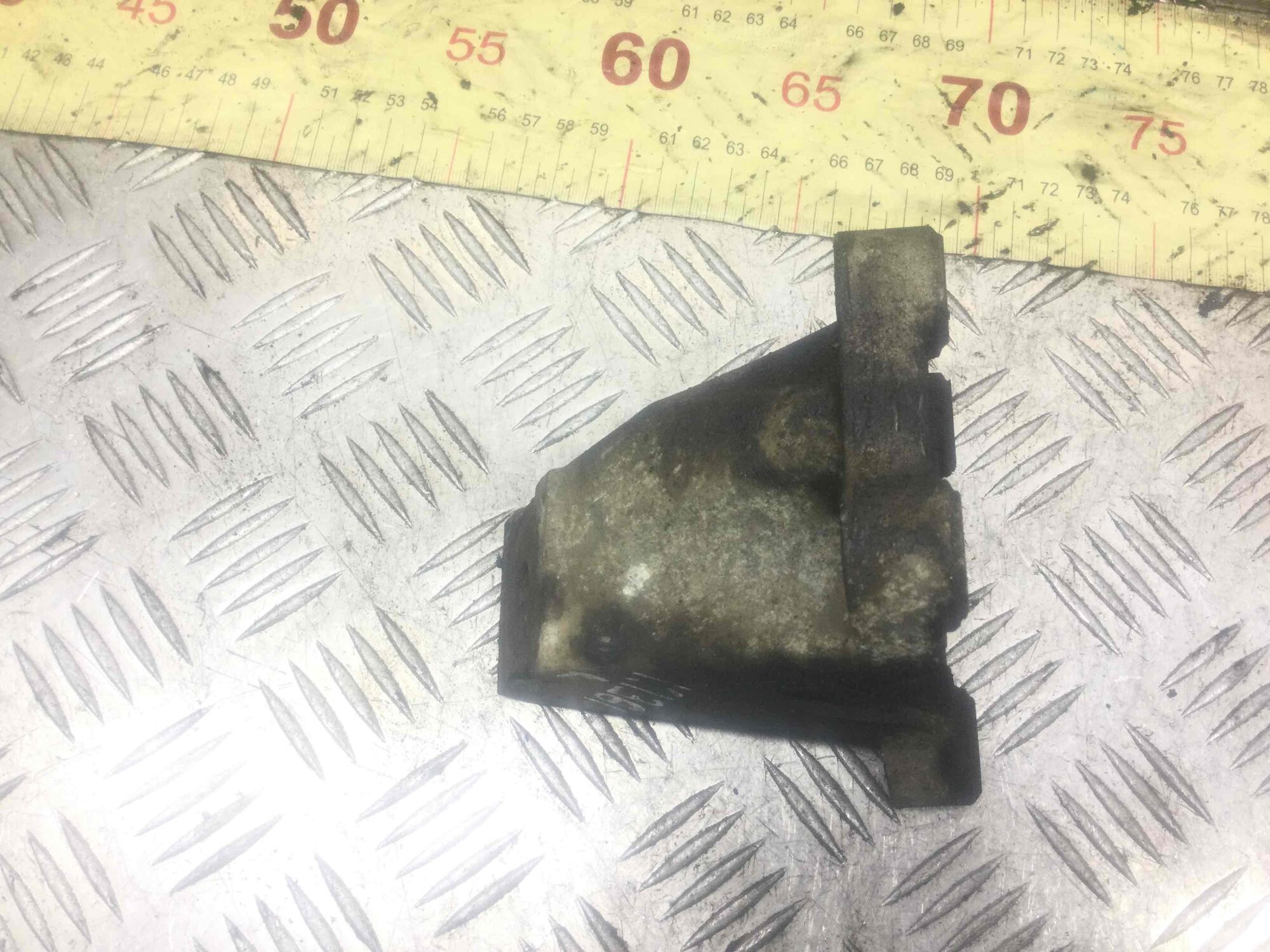 Б/У Кронштейн двигателя Audi A6 C6/4F (2004-2008) 2008 г.