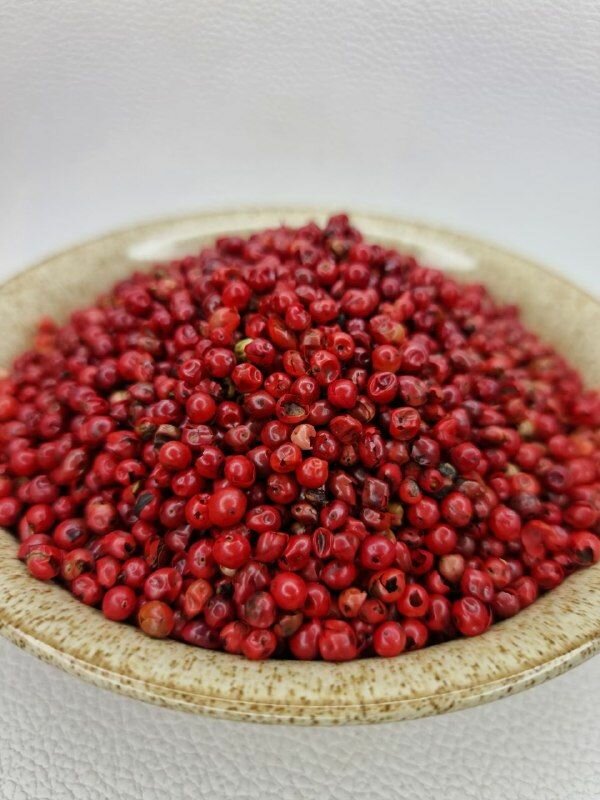 Перец розовый горошком