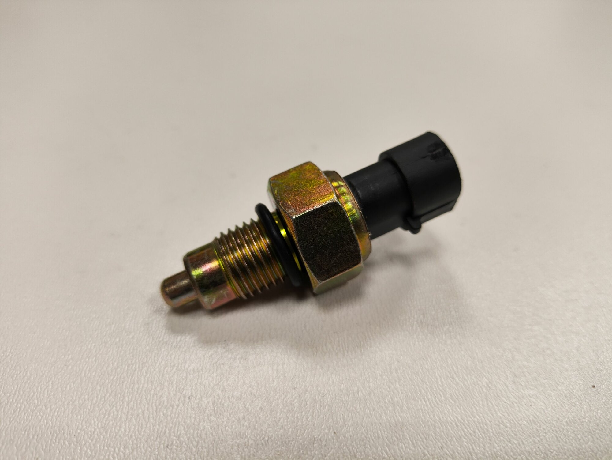 Датчик заднего хода Chery QQ [0.8 12V 5MT хетчбэк] QR5123729500