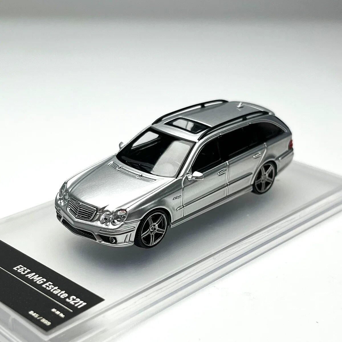 Модель King Model 1:64 E63 AMG W211 — фото 1