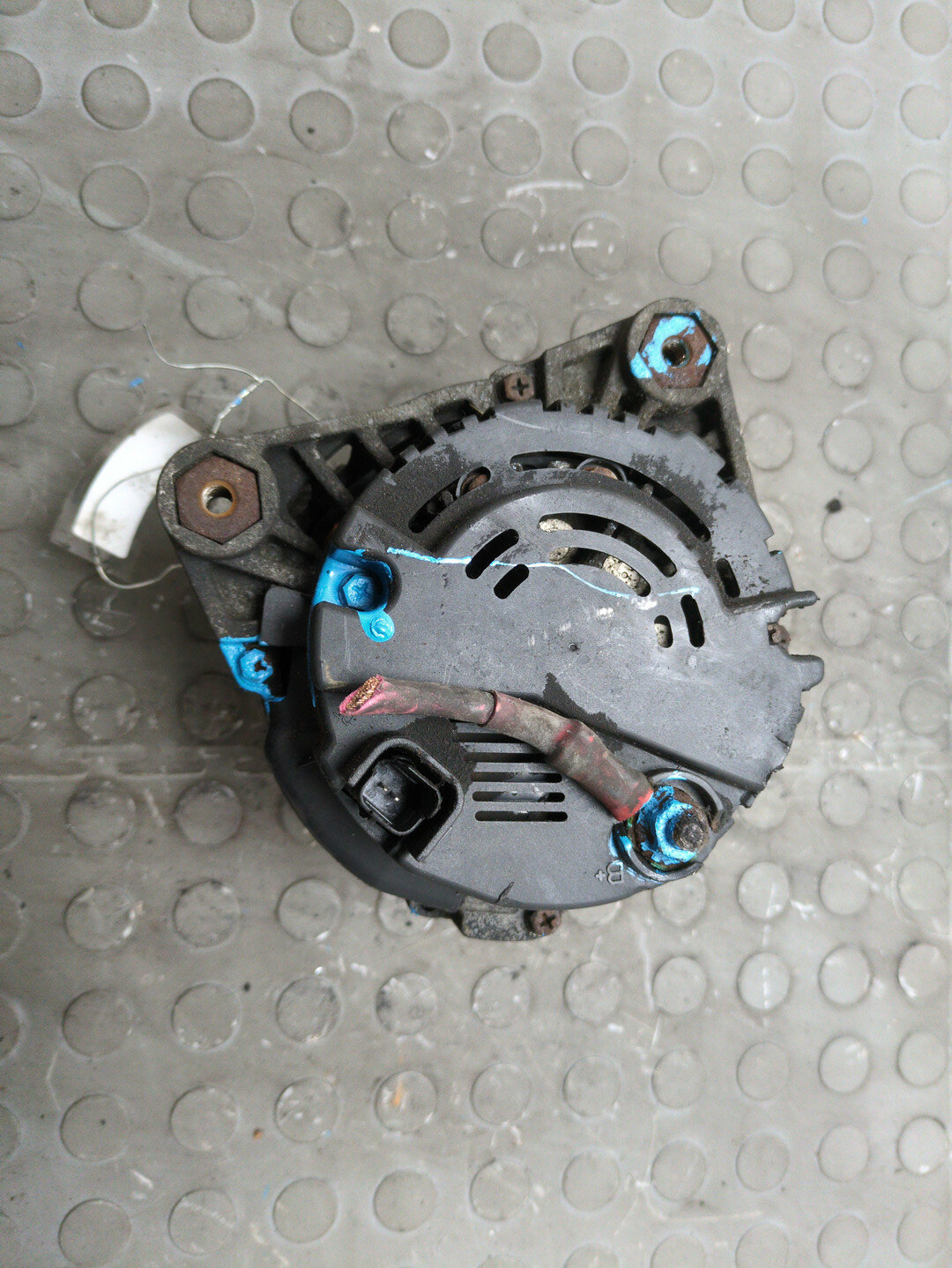 Генератор Opel Vivaro Б/У