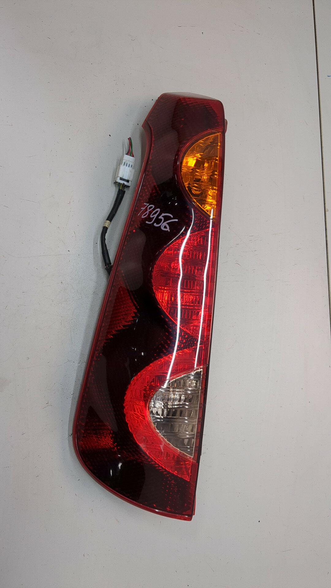 Фонарь (задний) левый Nissan Note E11 Б/У