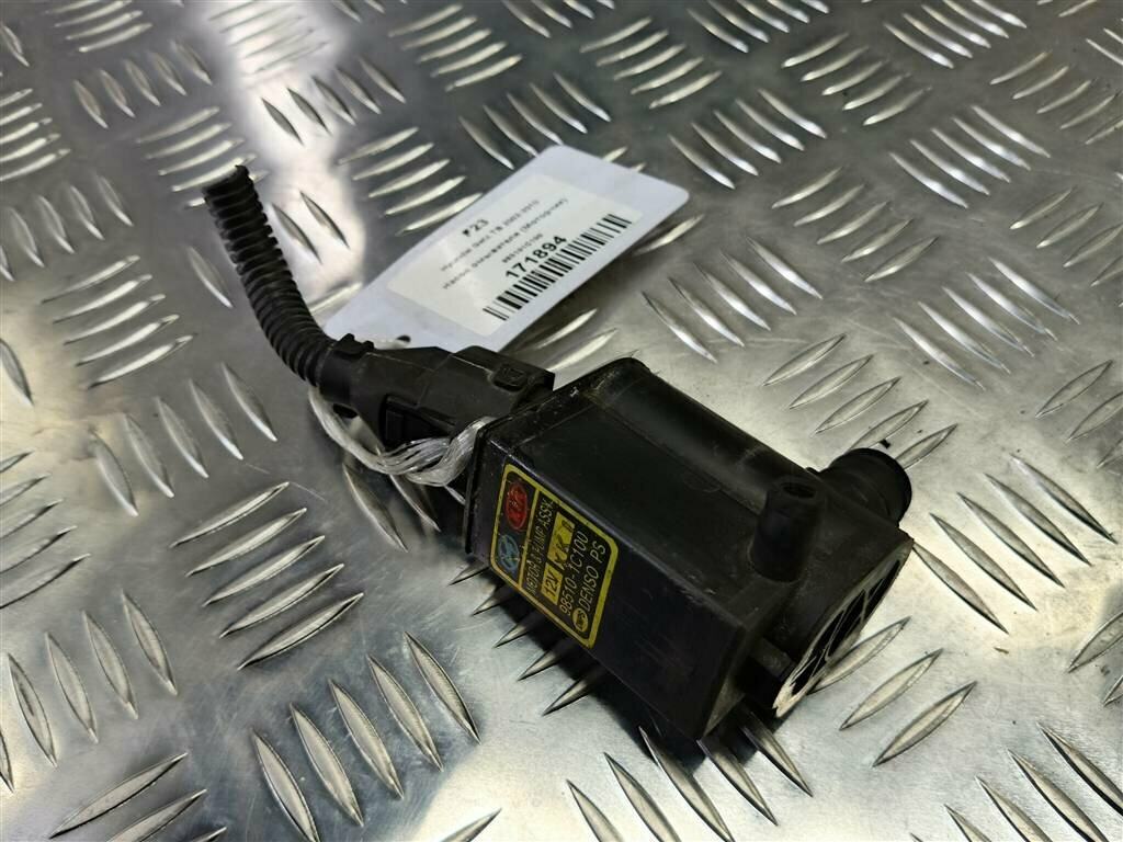 Насос омывателя (Моторчик) Б/У для Hyundai GETZ I (2002—2005) I рестайлинг (2005—2011) 98510-1C100