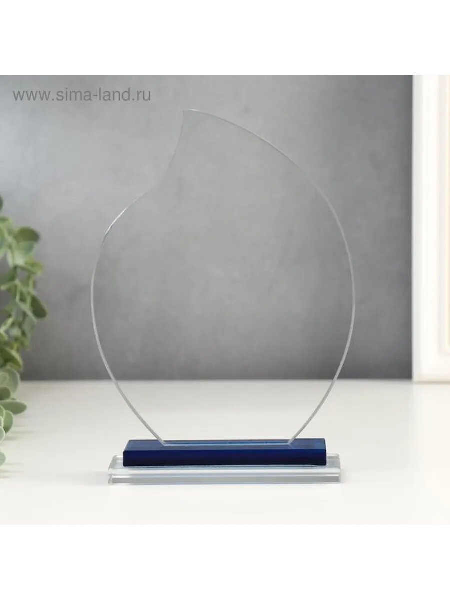Элегантная наградная стела из стекла