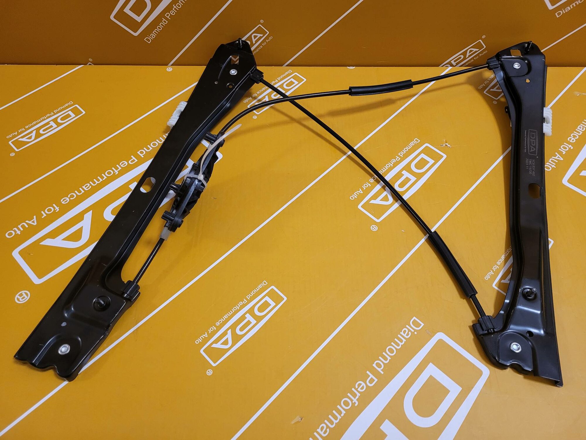 Стеклоподъемник передний правый без мотора VW Jetta 6 (ОЕ: 5C6837462E/5C6837462H)