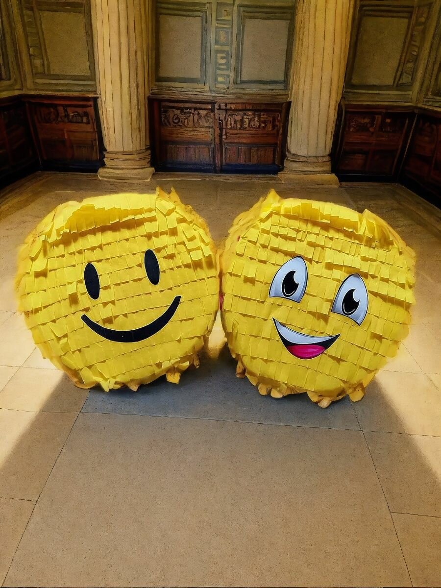 Пиньята для праздника Смайлы