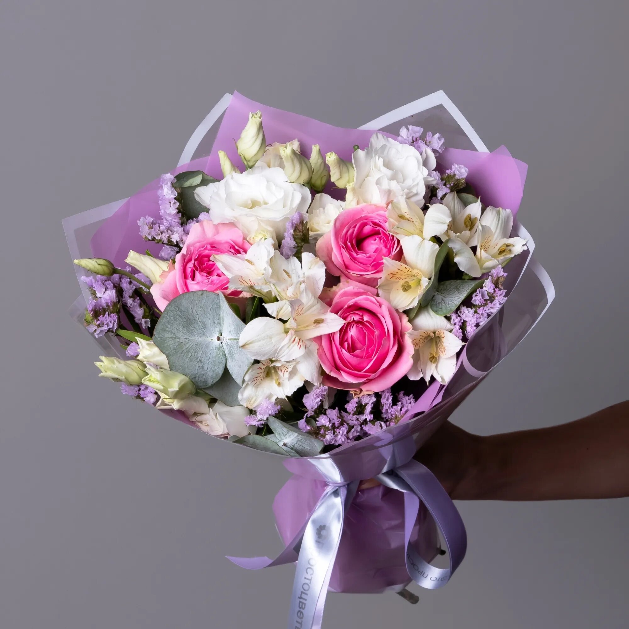 Букет цветов NEW "Адель S" в коробке и аквабоксе от "Простоцветы"