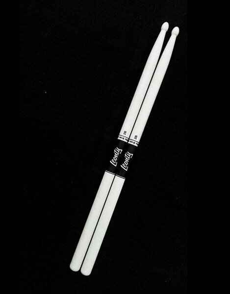 Leonty LW2BW 2B Барабанные палочки, граб, деревянный наконечник, белые