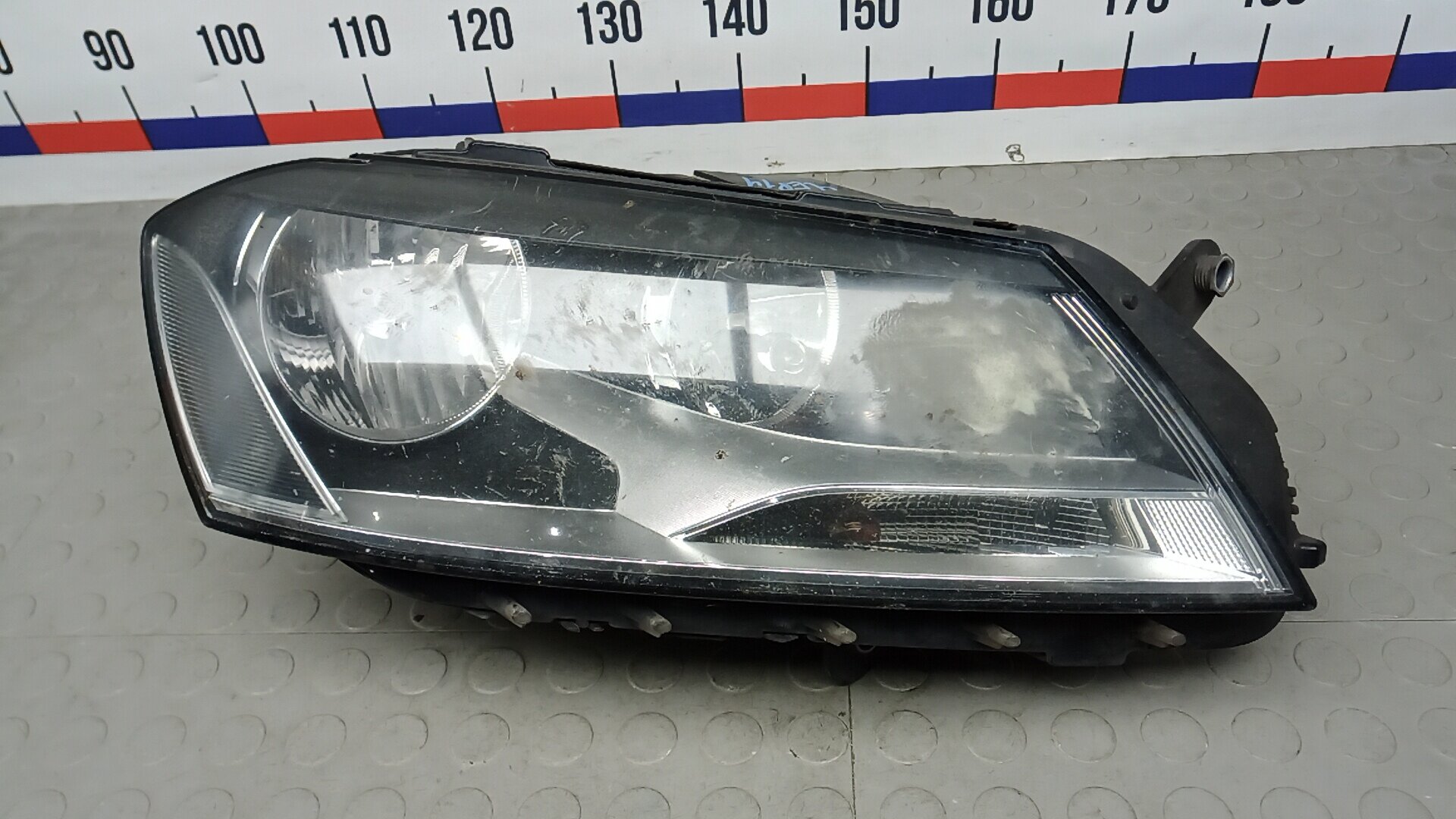 Фара правая VOLKSWAGEN PASSAT B7, Номер 3AC941006