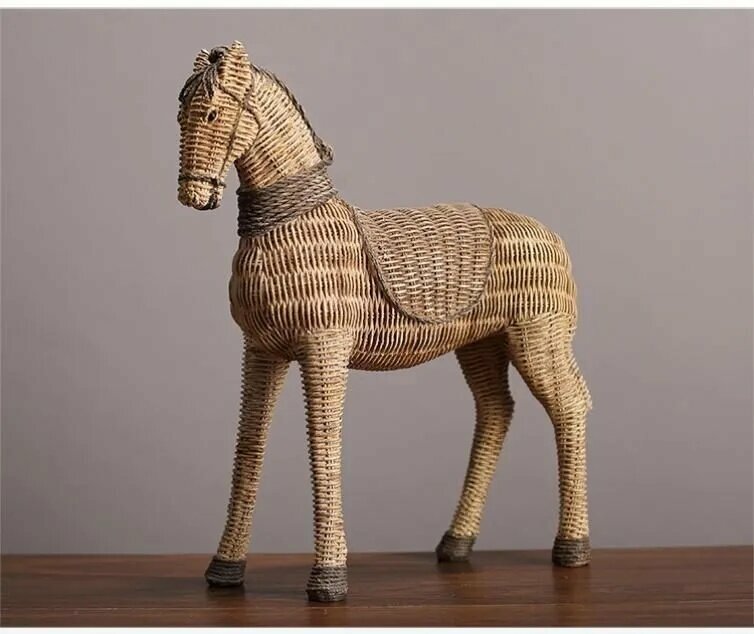 Статуэтки для интерьера. Подарок. Лошади из плетеного ротанга