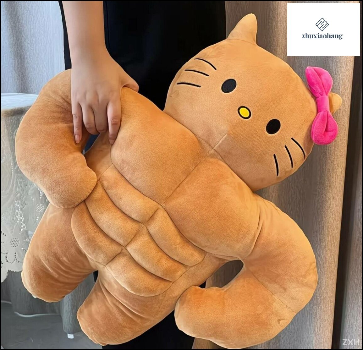 Эксклюзивный плюшевый качок Hello Kitty с гипоаллергенным наполнением и съемной подушкой