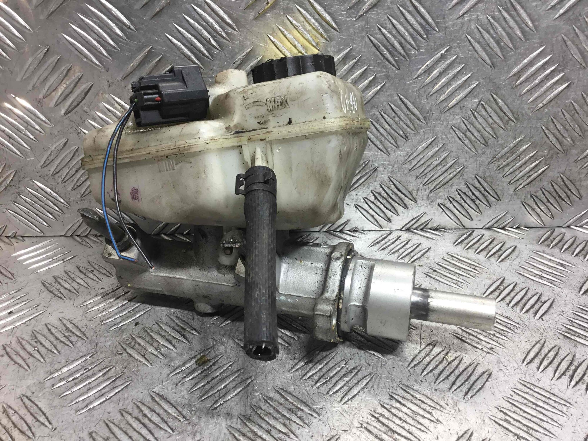 Б/У Цилиндр тормозной главный Ford Mondeo 3 поколение [рестайлинг] (2003-2007) 2005 г.