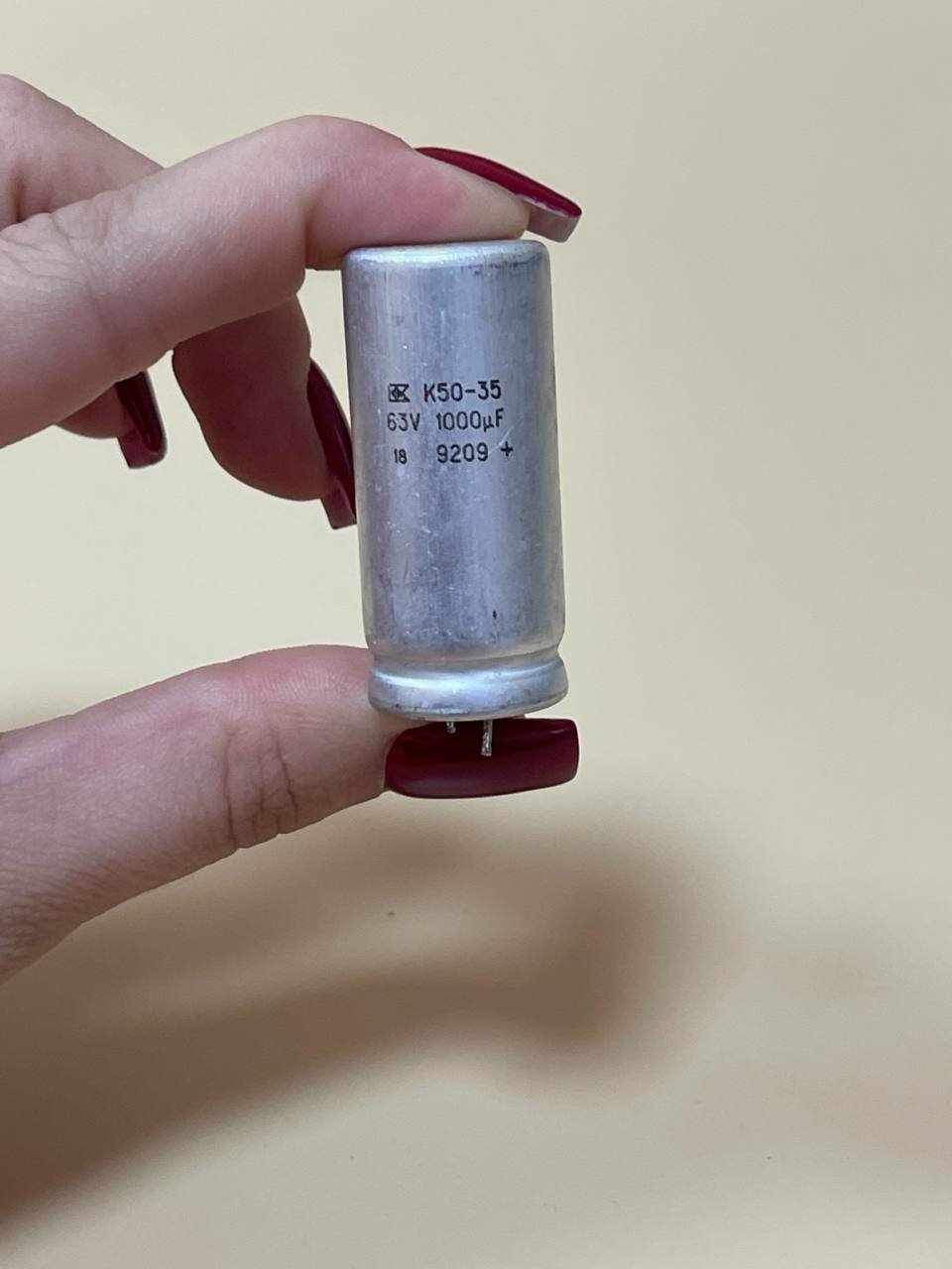 Конденсатор К50-35 1000 мкф 63 в