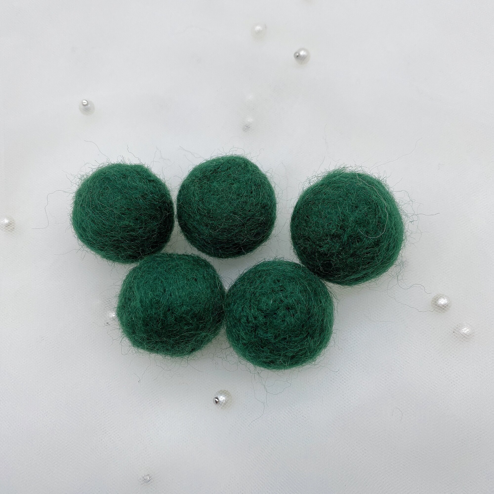 Шерстяные войлочные помпоны 3 см, круглые, маленькие, для украшения новогодней елки, цветочных коробок, букетов,