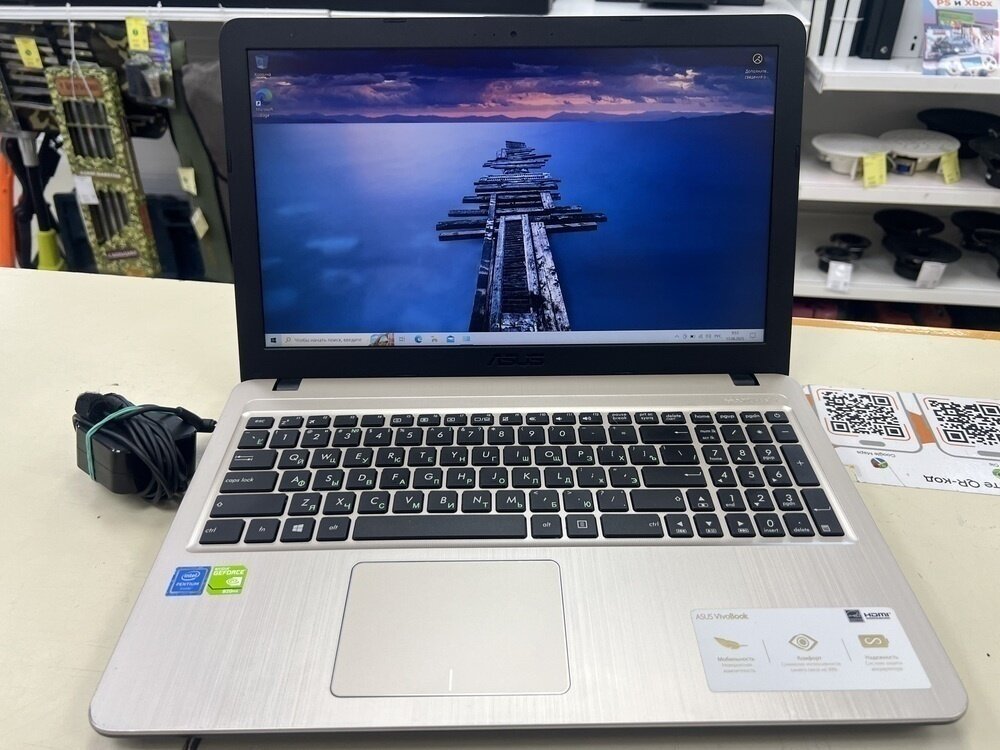 15.6" Ноутбук ASUS , Pentium N4200, 4 Гб, SSD 240 Гб, GeForce 920MX, б/у, уценка