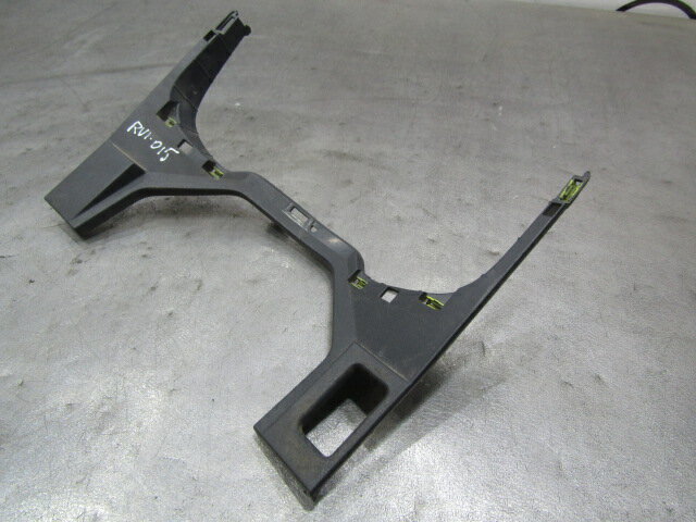 Рамка панели приборов Renault T, есть повреждение