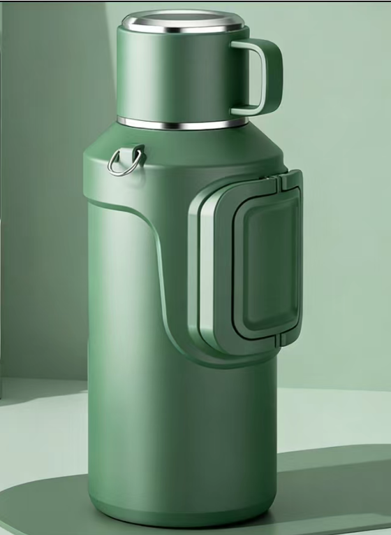 Металлический термос объемом 1,5 литра, подходит для хранения чая и кофе.